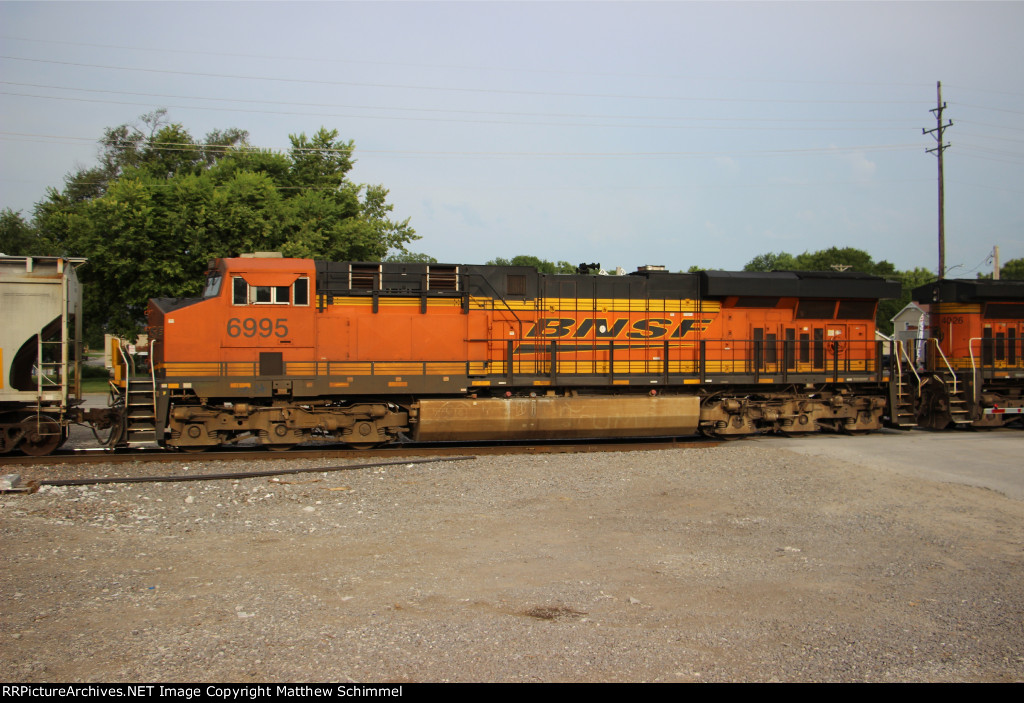 BNSF 6995